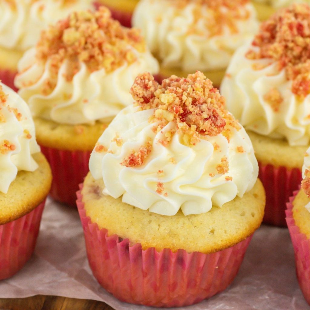Sweet Valentine’s Cupcakes to Melt Hearts | OverThePartyTable