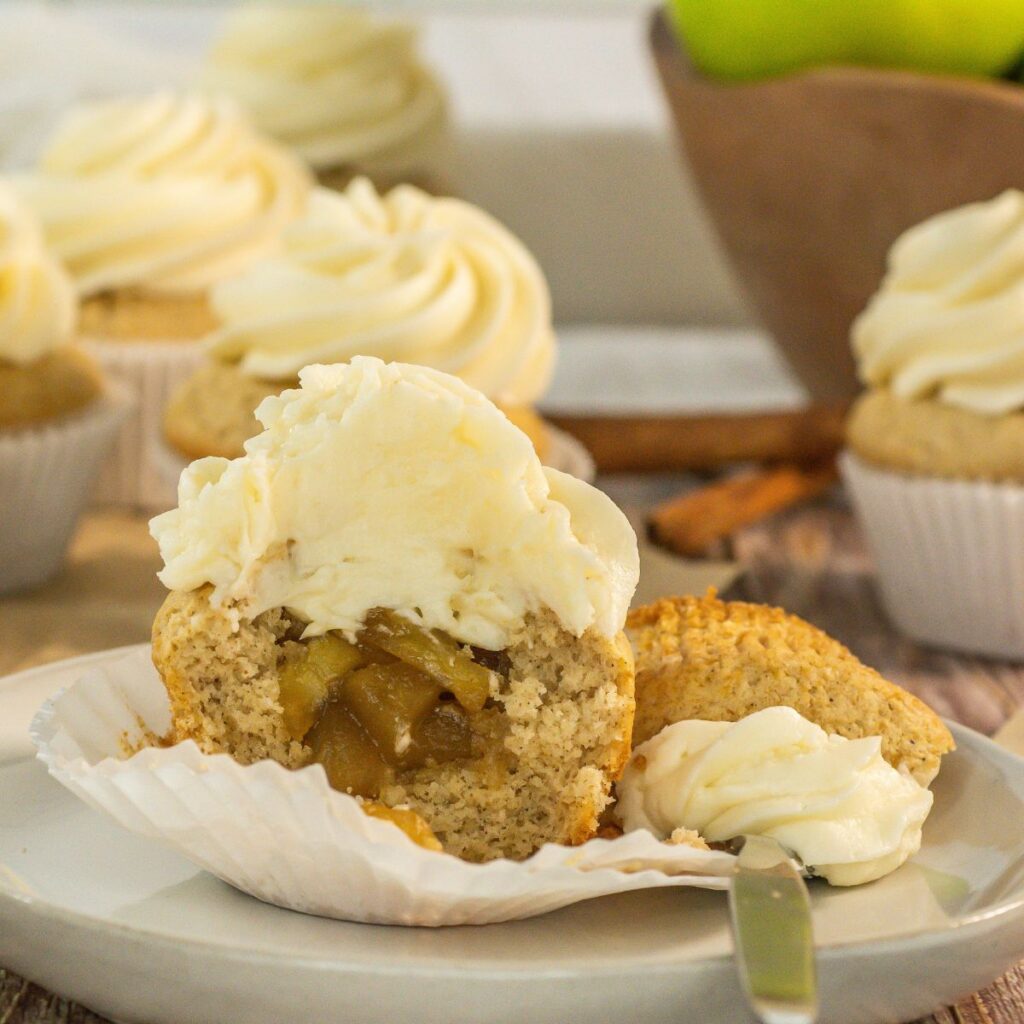 Vanilla Mini Cupcakes with Buttercream Frosting | How To Make Rice ...